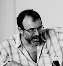 Η ΠΑΓΩΜΕΝΗ ΚΑΡΔΙΑ ΤΩΝ ΕΥΤΥΧΙΣΜΕΝΩΝ ΑΝΘΡΩΠΩΝ ΕΝΑ ΔΙΑΦΟΡΕΤΙΚΟ ΡΕΣΙΤΑΛ ΠΙΑΝΟΥ