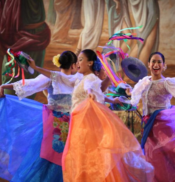 BAYANIHAN NATIONAL FOLK DANCE COMPANY PHILIPPINES