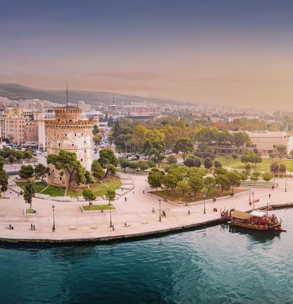 ΜΕ ΕΠΙΣΗΜΟ ΕΝΔΥΜΑ: ΜΙΛΤΟΣ ΠΑΣΧΑΛΙΔΗΣ