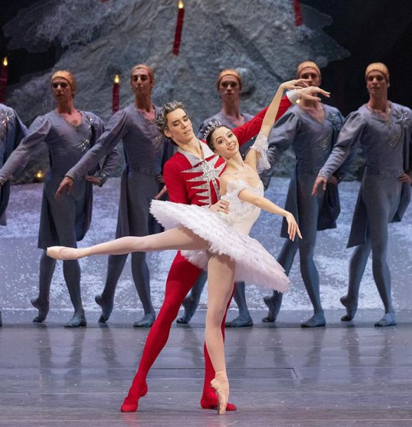 INTERNATIONAL CLASSICAL BALLET: Ο ΚΑΡΥΟΘΡΑΥΣΤΗΣ